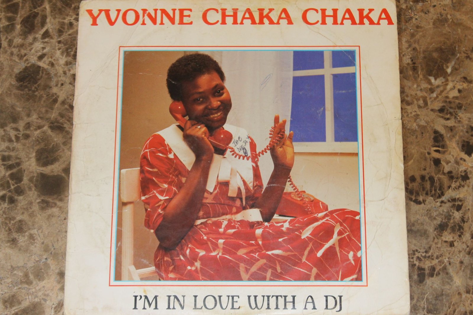 Yvonne Chaka Chaka - I'm In Love With A DJ (G+/G) (12") - Mr Vinyl