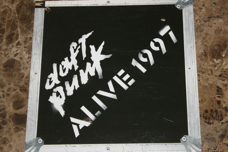 Daft Punk - Alive 1997 (VG+) - Mr Vinyl