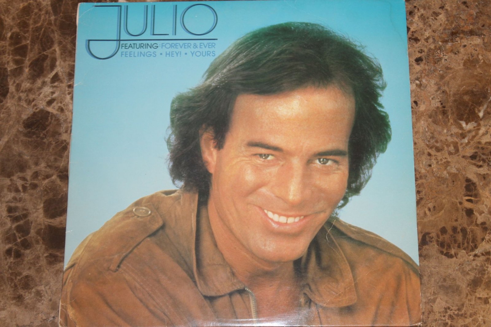Julio Iglesias - Julio (G/G+) - Mr Vinyl